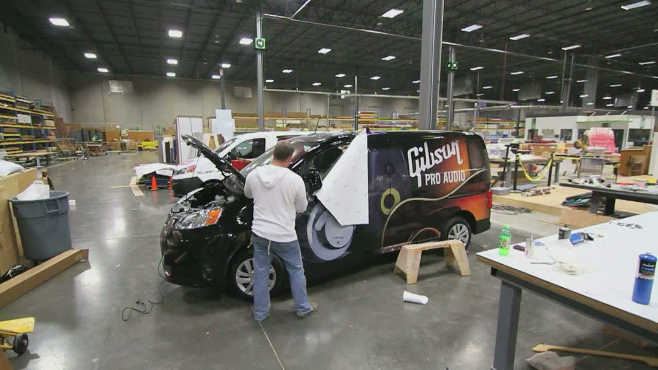VIDEO REPORT: Nissan, Gibson Collaboration Builds a One-of-a-Kind ...