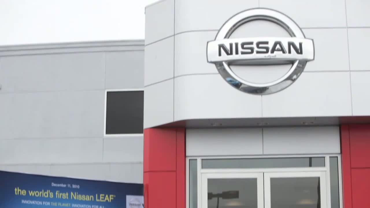 Delivery of the World's First Nissan LEAF